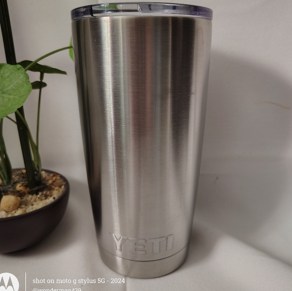 Yeti | Kitchen | Nwt Yeti 2 Oz Stainless Steel Vacuum Sealed Tumbler ...